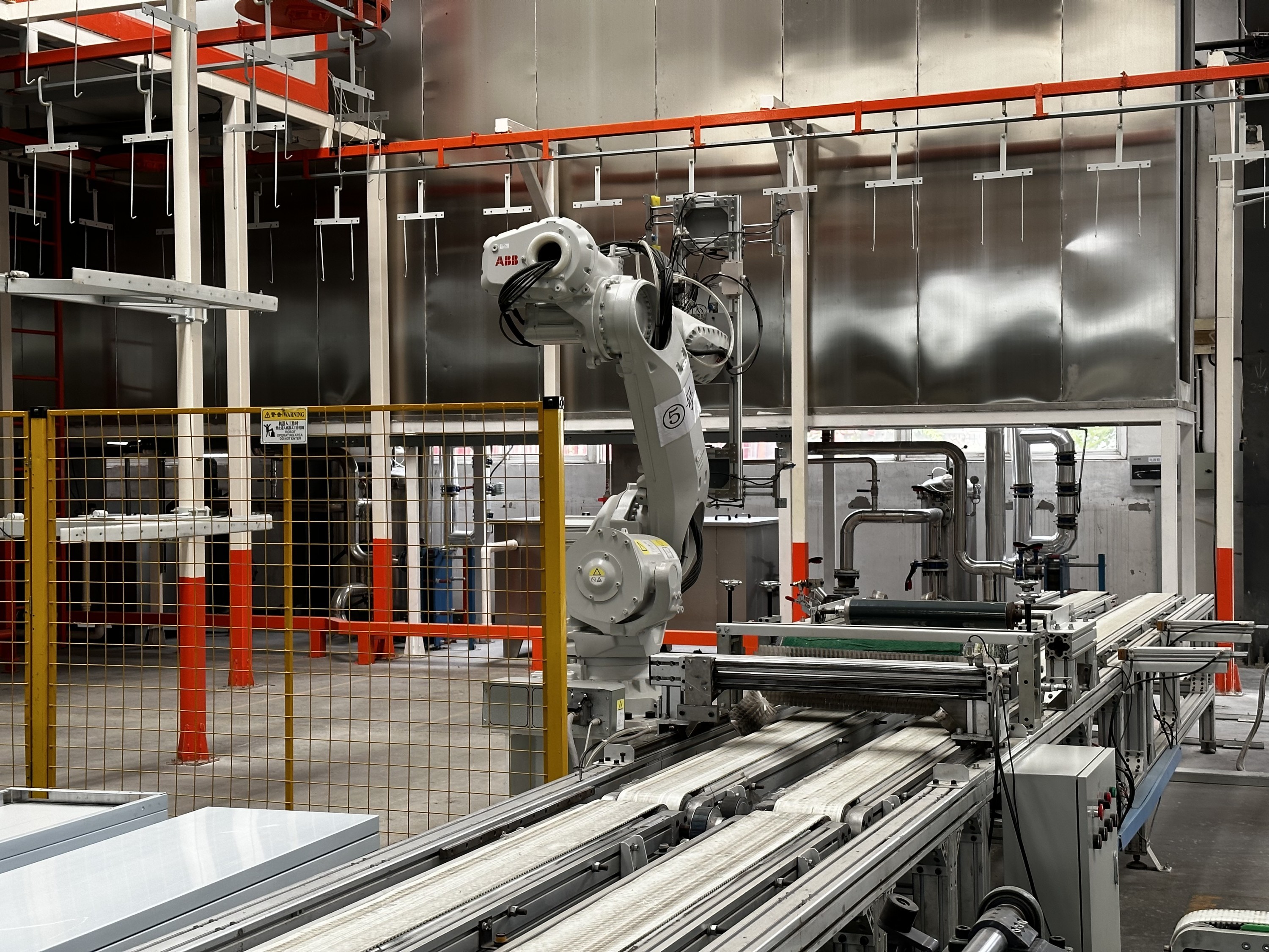 La significación cada vez mayor de robots industriales en la producción ...