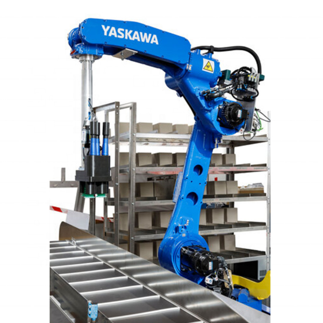 Brazo Motoman GP25 del robot industrial de Yaskawa con el agarrador del ...